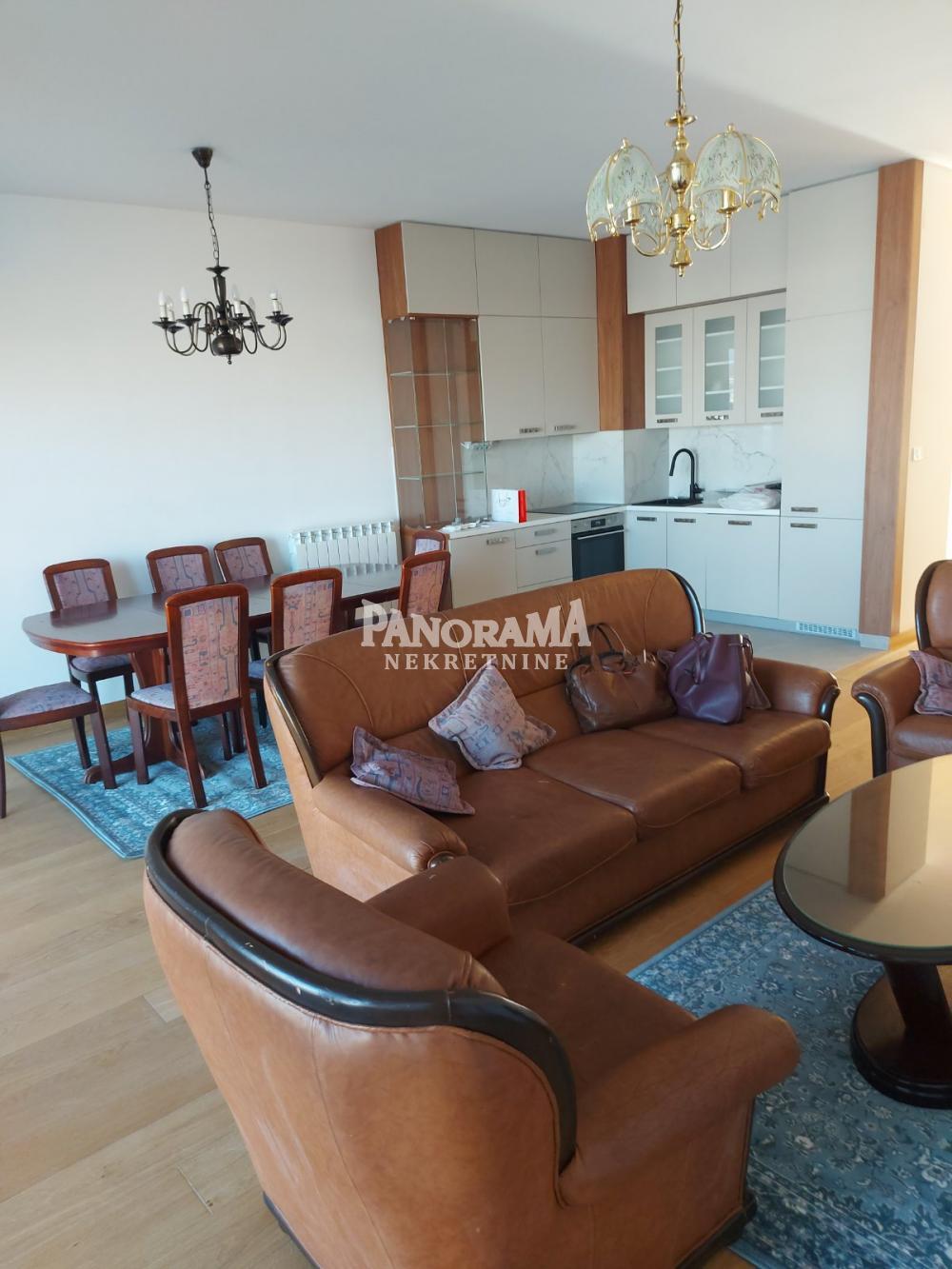 Bulevar heroja sa Košara, Trosoban stan za izdavanje, 93m2, 1.600€