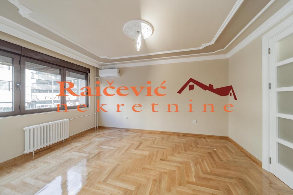 Kataniceva, Petosoban stan za izdavanje, 117m2, 2.000€