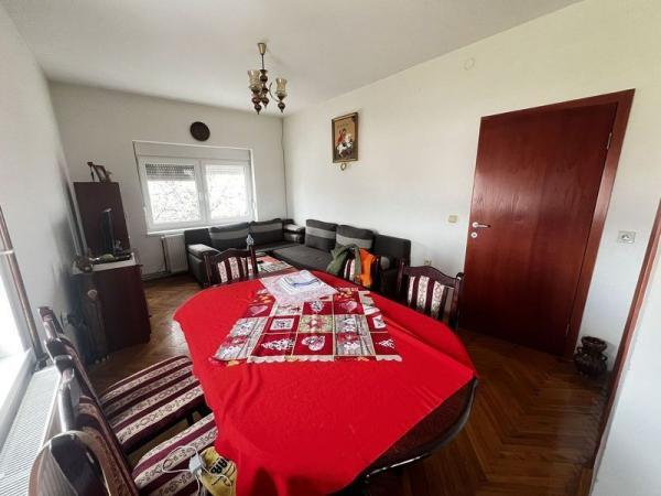 Kuća na prodaju, 226m2, 268.410€