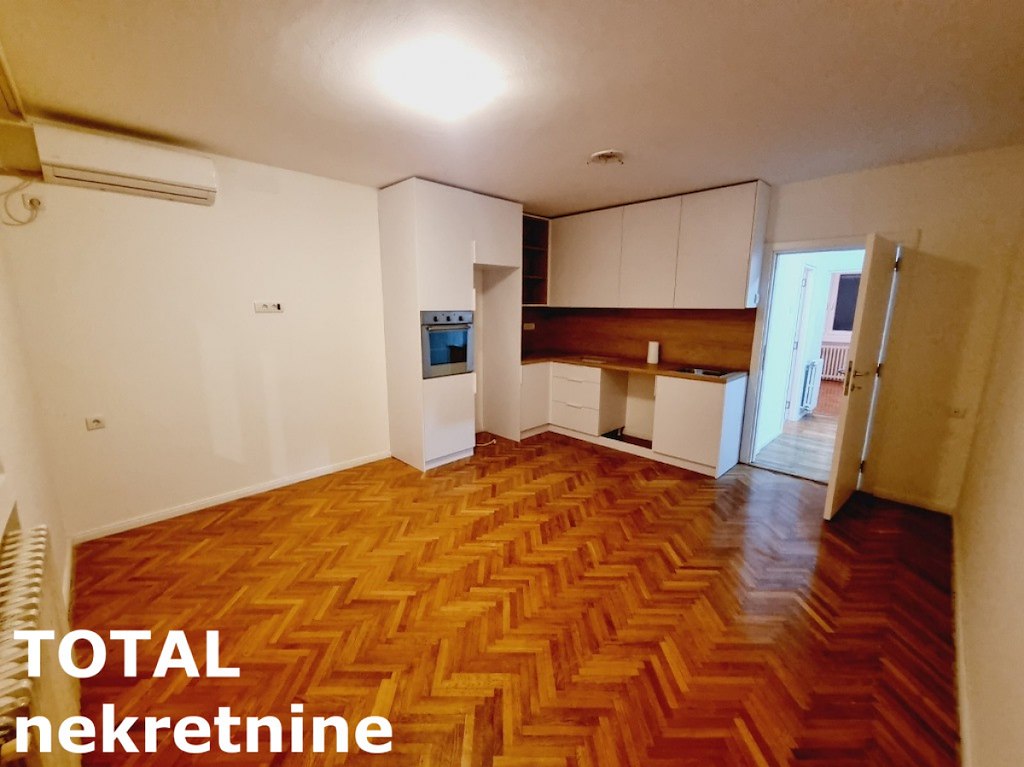 NOVI SAD - CENTAR - 65. 00 m2