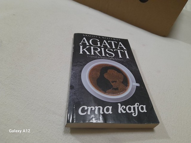 Agata Kristi Crna kafa