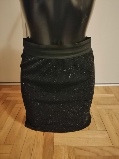 Odlicna sljokicava suknja kao nova