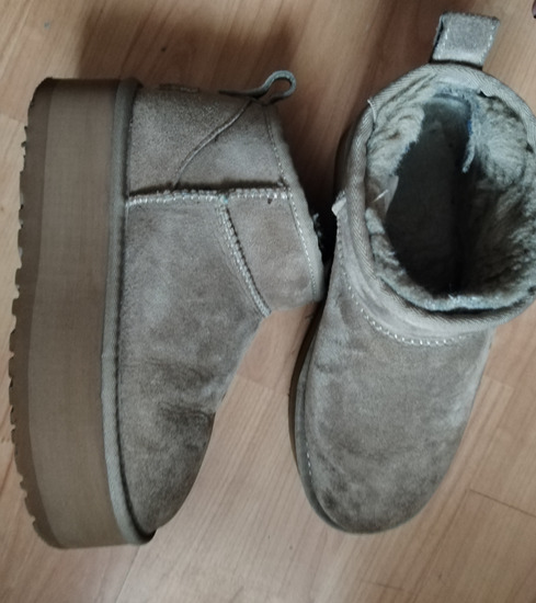 Ugg cizme original sa ostecenjem