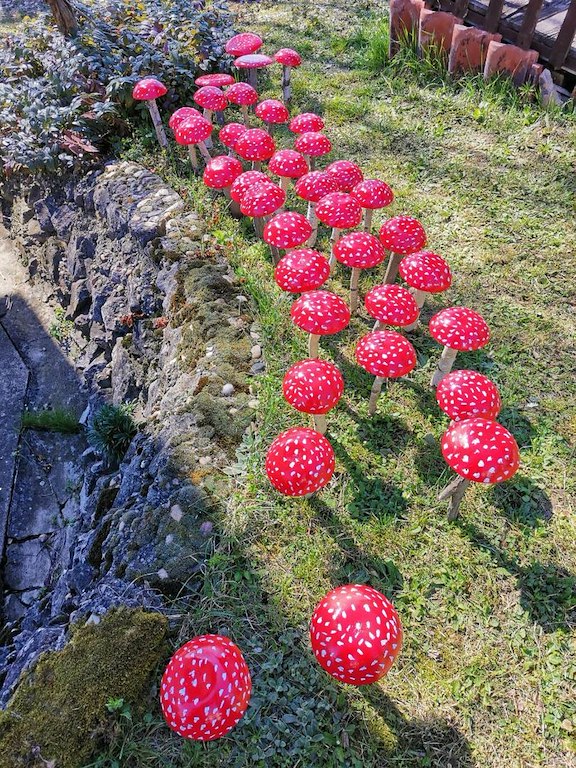 Baštenska figura, Novo, Pokupiti na licu mesta