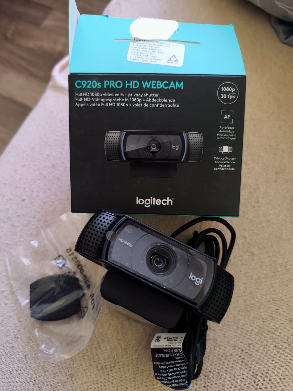 Prodajem: Logitech C920s Pro HD Web Kamera – Nova, Nekorišćena!