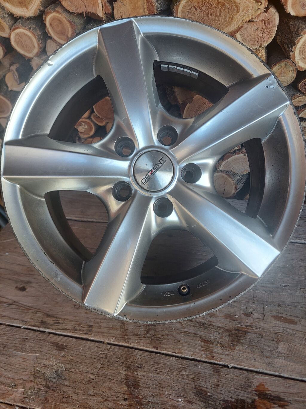 Alu felne 16 coli 5x112 u veoma dobrom stanju kao iz fabrike. Skinute