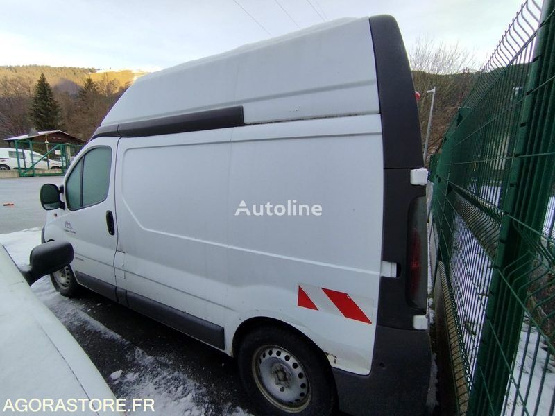 Prodaje se Renault TRAFIC minibus furgon na aukciji