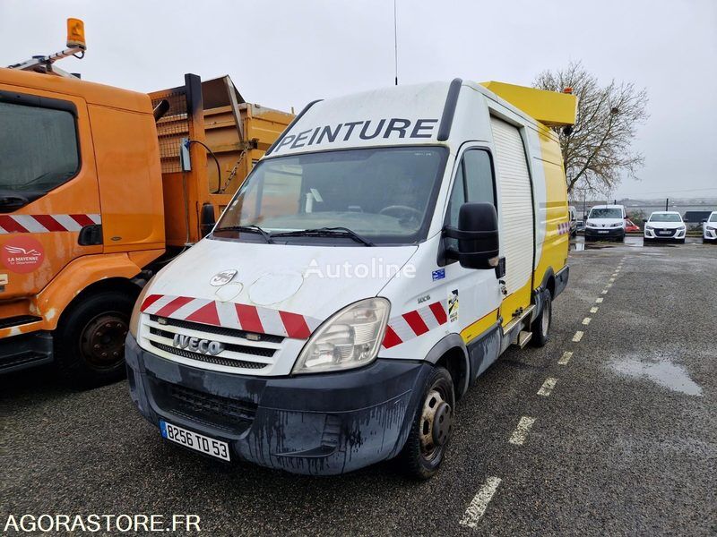 Prodaje se IVECO 50C15 minibus furgon na aukciji