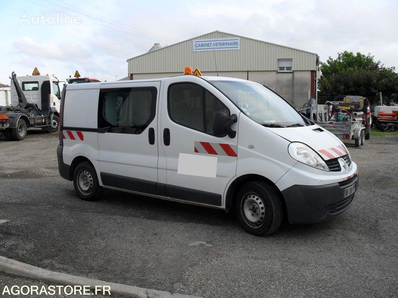 Prodaje se Renault TRAFIC minibus furgon na aukciji