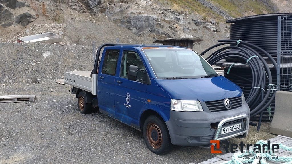 Prodaje se Volkswagen Transporter 7J0 diesel 4WD kamion s ravnom platformom < 3.5t na aukciji