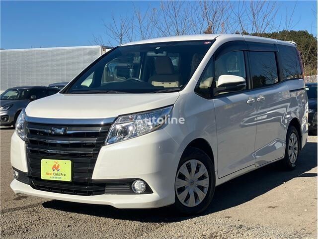 Toyota NOAH minivan