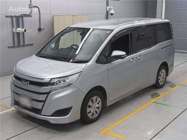 Toyota NOAH minivan