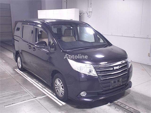 Toyota NOAH minivan