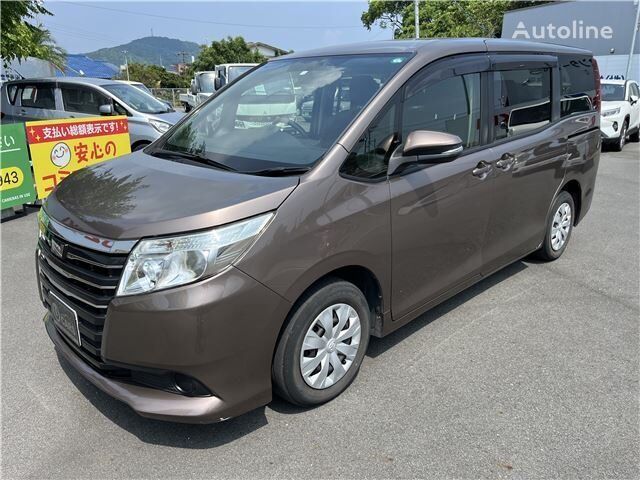 Toyota NOAH minivan