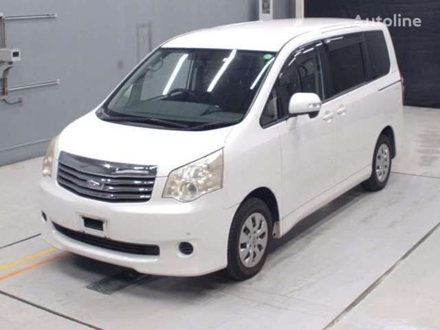 Toyota NOAH minivan