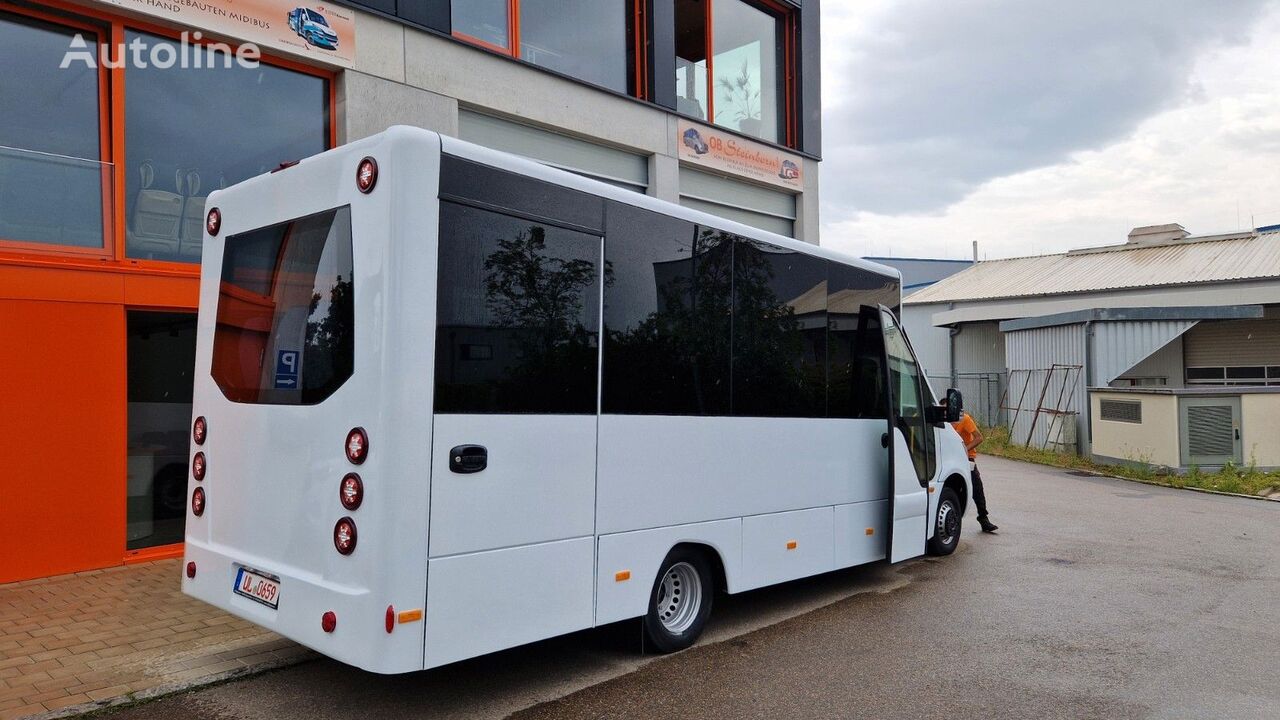 Novi Mercedes-Benz 515/517/519 školski autobus