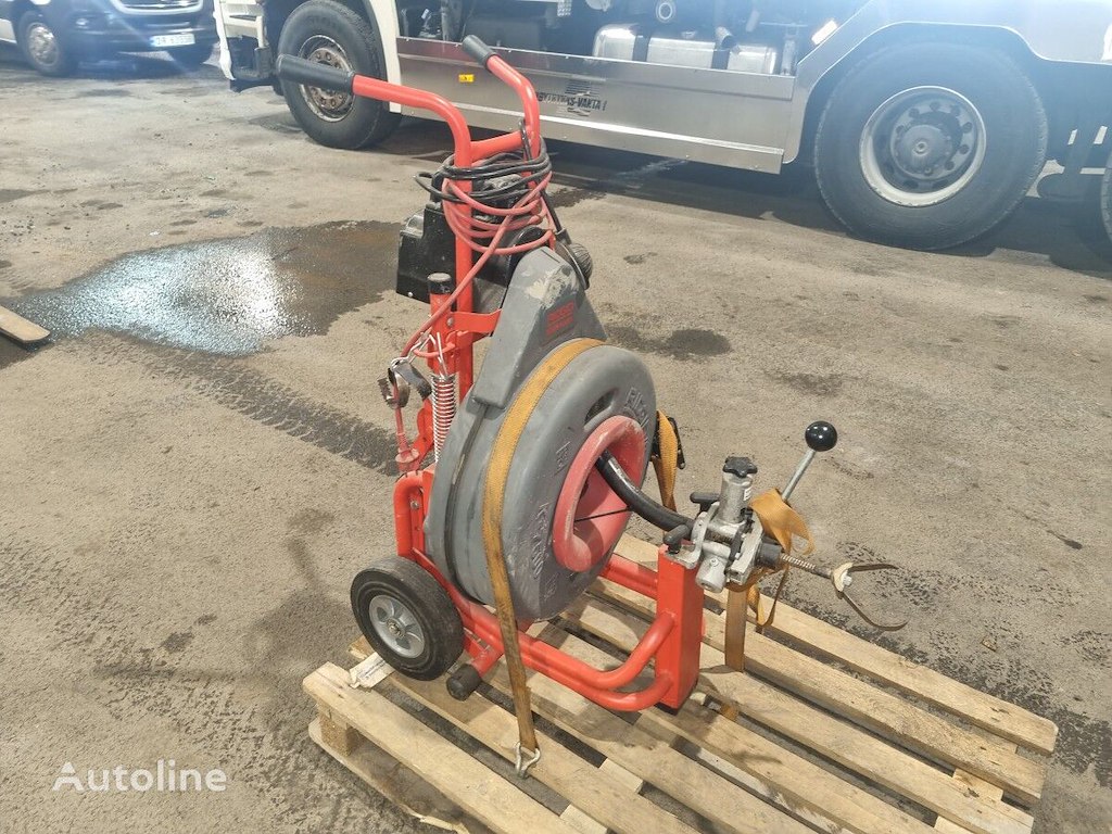 Prodaje se Ridgid K-7500 mašinu za čišćenje kanalizacije na aukciji