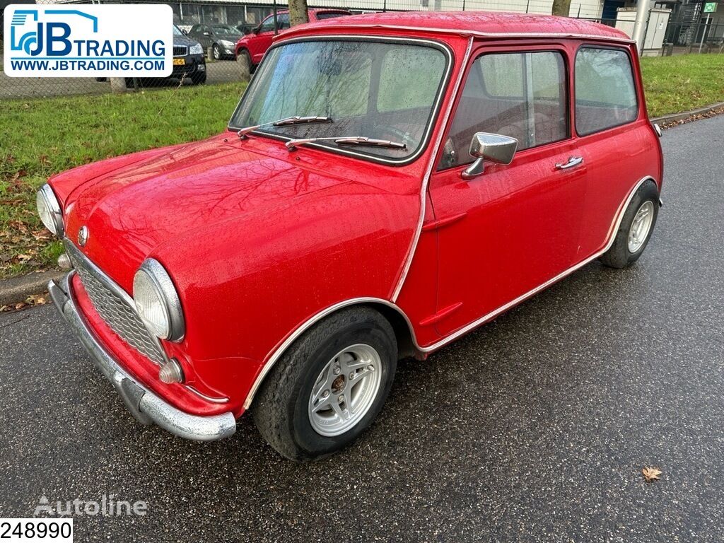 Mini Austin ? Seven 850 sedan