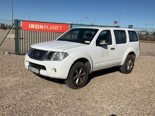 Nissan Pathfinder 2.5 DCI FE krosover