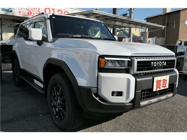 Toyota LAND CRUISER 250 terenac