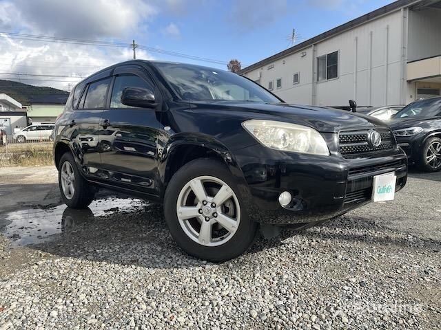 Toyota RAV4 krosover