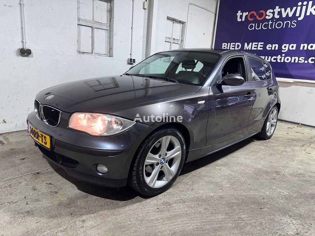 Prodaje se BMW 1-serie krosover na aukciji