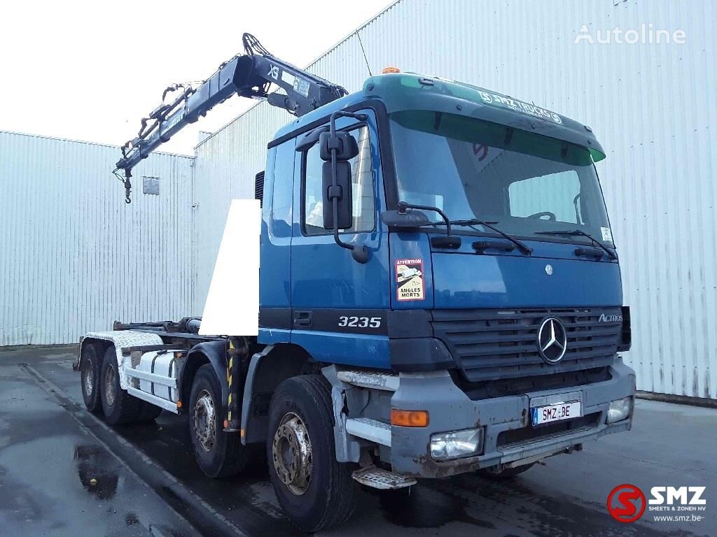 Mercedes-Benz Actros 3235 hiab 166d-3 kamion s ravnom platformom