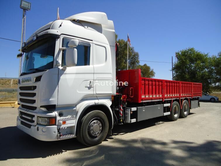 Scania R 730 kamion s ravnom platformom