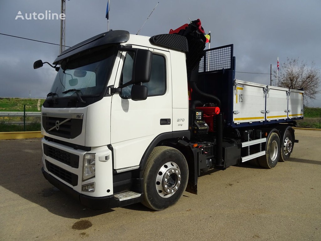 Volvo FM 370 kamion s ravnom platformom