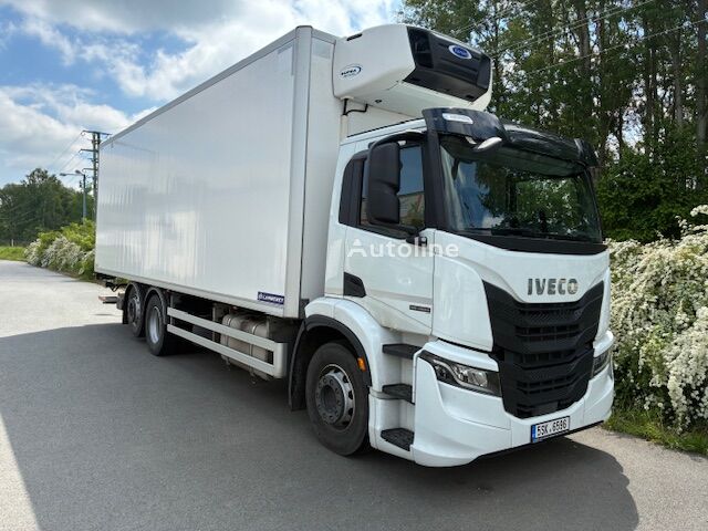 IVECO AD260S42 YPS kamion hladnjača