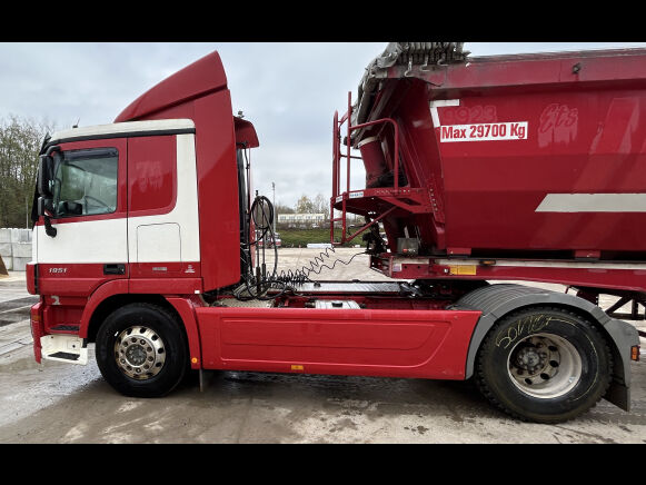 Prodaje se Mercedes-Benz Actros 1951 LS tegljač na aukciji