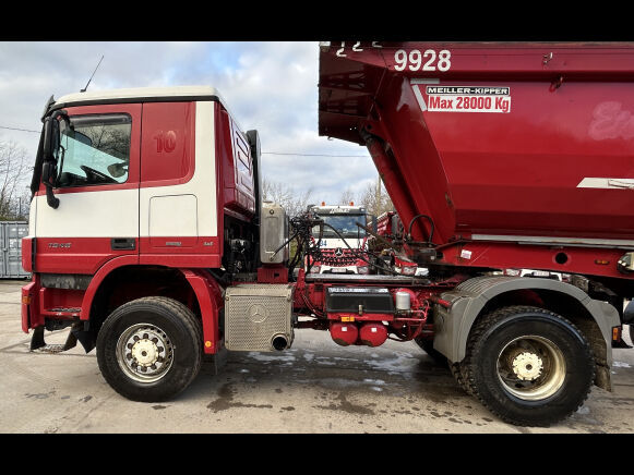 Prodaje se Mercedes-Benz Actros 2046 AS tegljač na aukciji