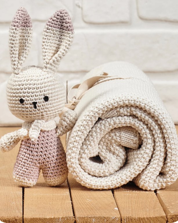 Pleteno ćebe i amigurumi igračka Little Bunny – Premium Organic