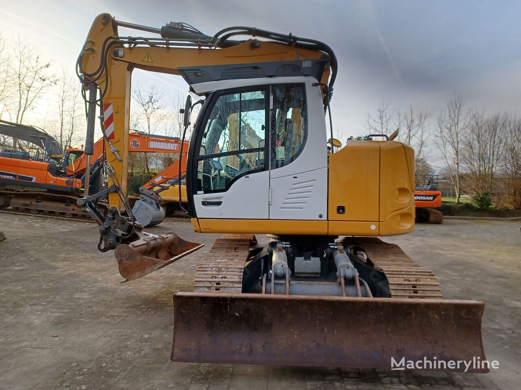 Liebherr R 914 compact (good condition, VA-boom, blade) bager guseničar