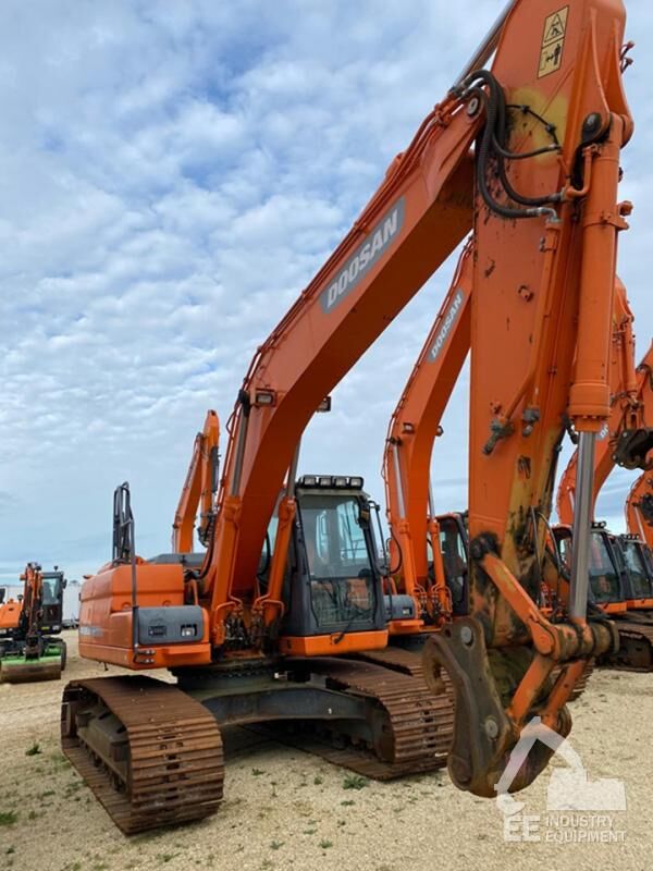 Doosan DX 225 LC-3 bager guseničar