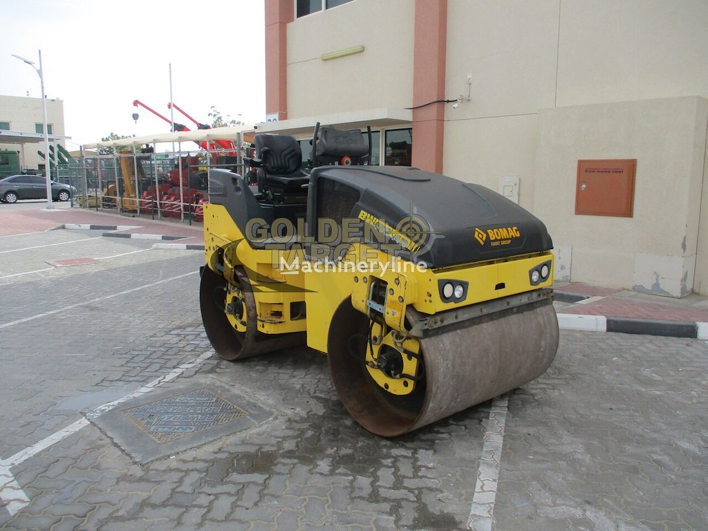 BOMAG BW138 AD-5 mali valjak