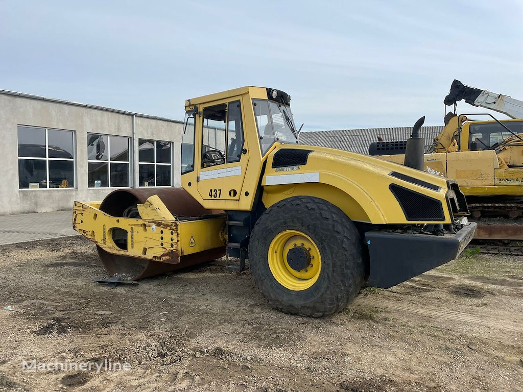 BOMAG BW 216 D kompaktor s jednim valjkom