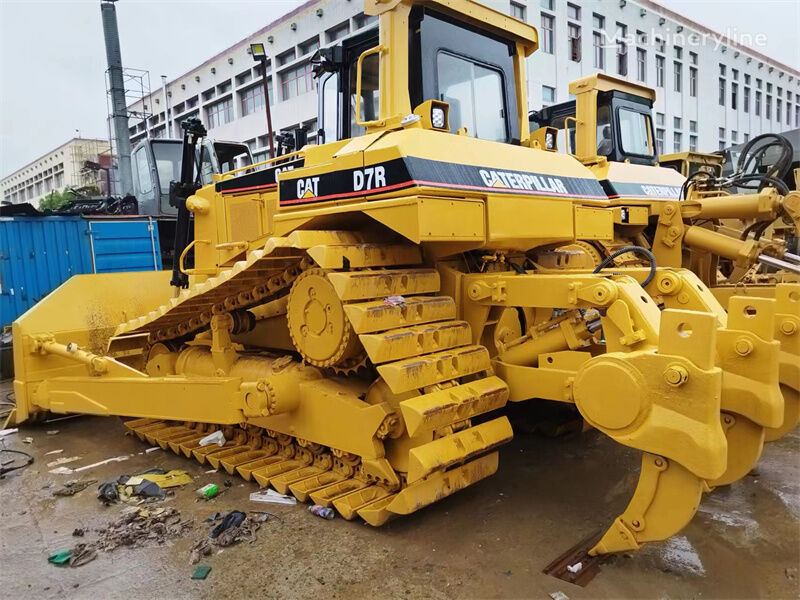 Caterpillar D7R buldožer