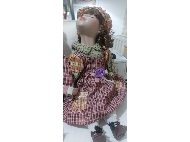 PORZELLAN PUPPE DOLL---NOVO