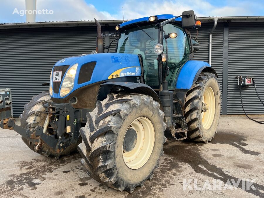 Prodaje se New Holland T7030 traktor točkaš na aukciji