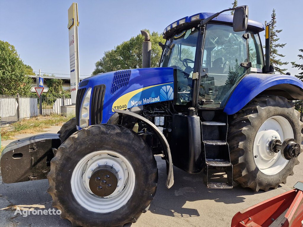 New Holland T 8040 (BESPLATNAYa dostavka) traktor točkaš