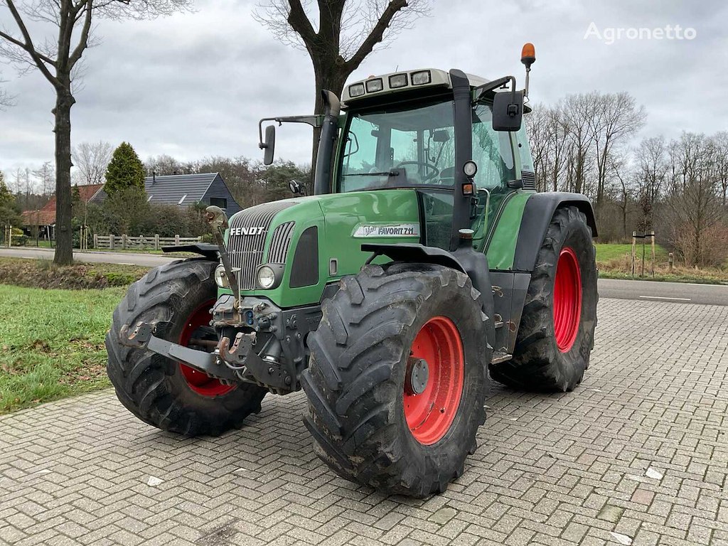 Prodaje se Fendt Favorit 711 Vario traktor točkaš na aukciji