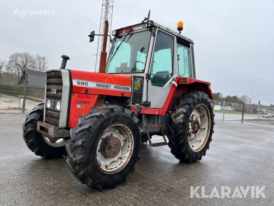 Prodaje se Massey Ferguson 690 traktor točkaš na aukciji