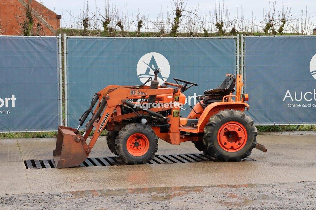 Prodaje se Kubota B7200 traktor točkaš na aukciji