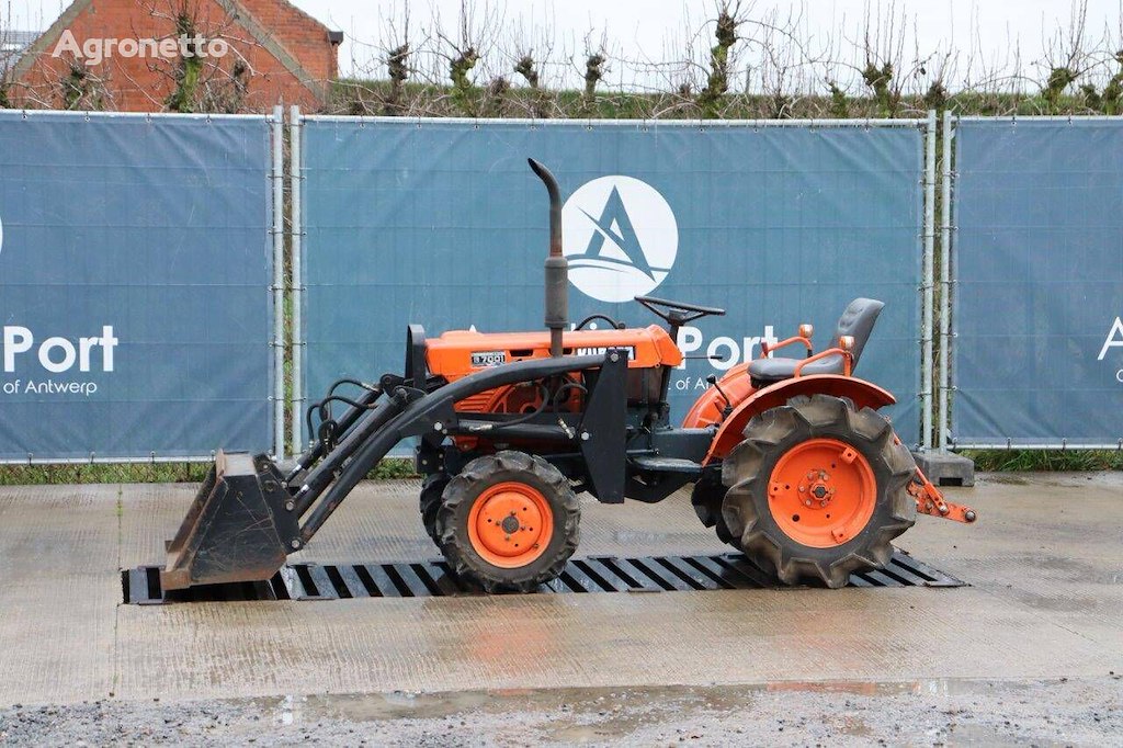 Prodaje se Kubota B7001 traktor točkaš na aukciji