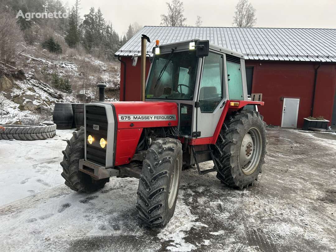 Prodaje se Massey Ferguson 675 traktor točkaš na aukciji