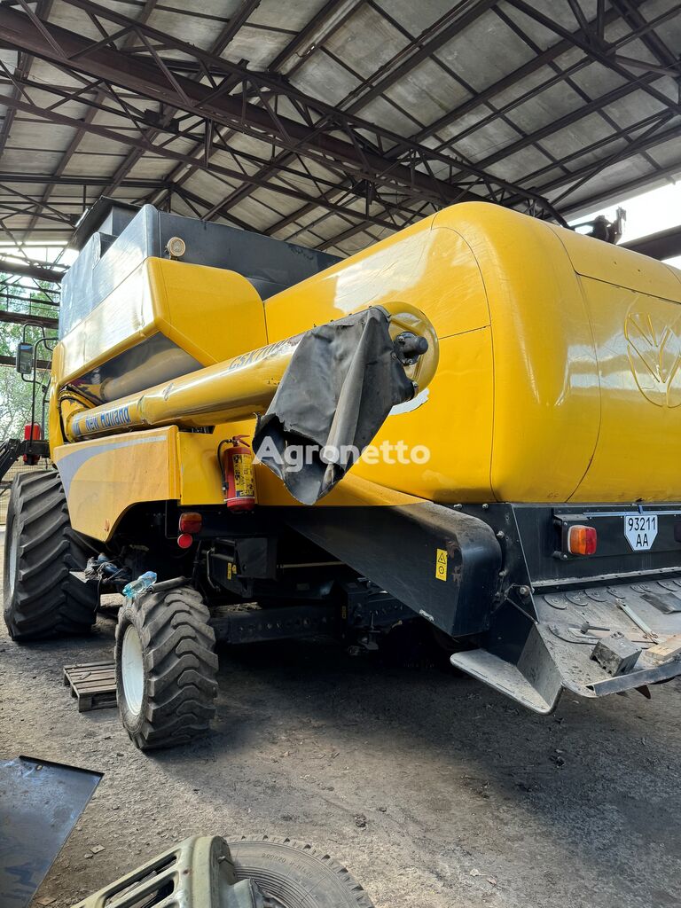 New Holland CSX-7080 kombajn za žito