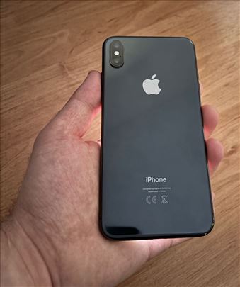 Prodajem crni IPhone XS Max