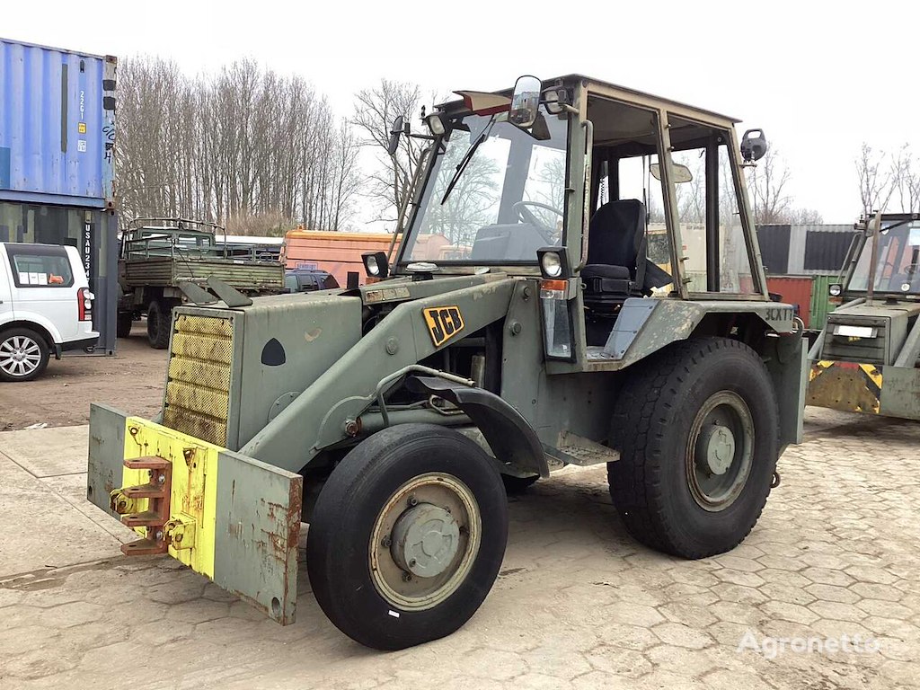 Prodaje se JCB Tweewielaangedreven landbouwtractor traktor točkaš na aukciji