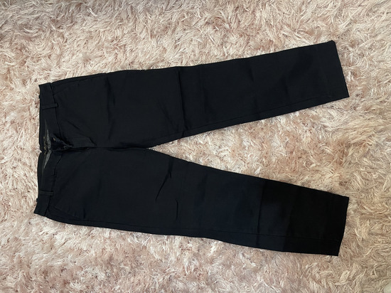 Zara crne pantalone M velicine